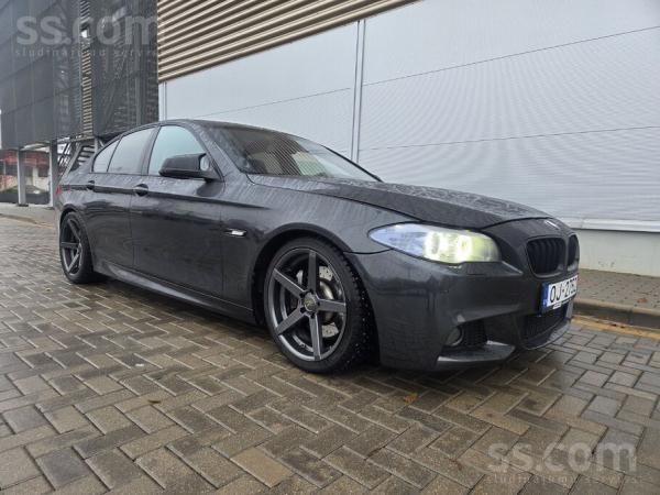 Melns BMW 525 2010 Rīga, ar dzinēja tilpumu 3.00 L un nobraukumu 270 tūkst. km par 10500 €, foto 3 vietnē AUTOMOTO.COM.LV