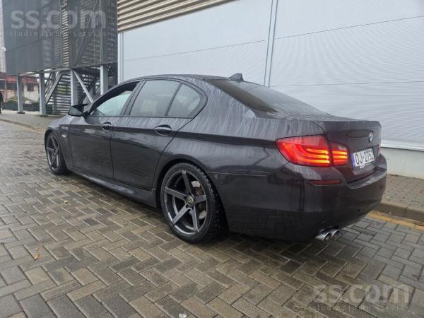 Melns BMW 525 2010 Rīga, ar dzinēja tilpumu 3.00 L un nobraukumu 270 tūkst. km par 10500 €, foto 4 vietnē AUTOMOTO.COM.LV