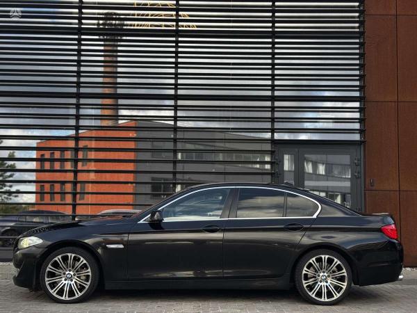 BMW 525 2010 Klaipėda vietnē Melns BMW 525 2010 Klaipėda, ar dzinēja tilpumu 2.99 L un nobraukumu 400 tūkst. km par 5850 €, foto 5 vietnē AUTOMOTO.COM.LV