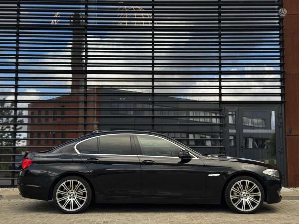BMW 525 2010 Klaipėda vietnē Melns BMW 525 2010 Klaipėda, ar dzinēja tilpumu 2.99 L un nobraukumu 400 tūkst. km par 5850 €, foto 8 vietnē AUTOMOTO.COM.LV