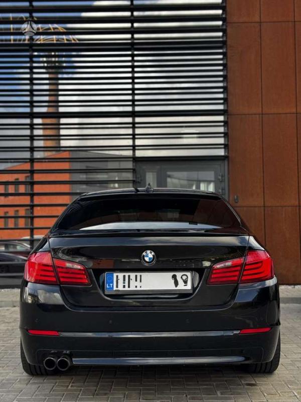 BMW 525 2010 Klaipėda vietnē Melns BMW 525 2010 Klaipėda, ar dzinēja tilpumu 2.99 L un nobraukumu 400 tūkst. km par 5850 €, foto 9 vietnē AUTOMOTO.COM.LV