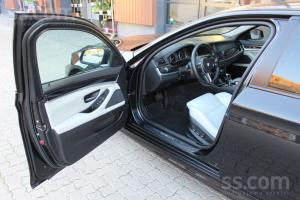 Black BMW 525 2010 in Riga, with an engine capacity of 3.00 L and mileage of 255 thousand km for 8950 €, photo 10 on AUTOMOTO.COM.LV