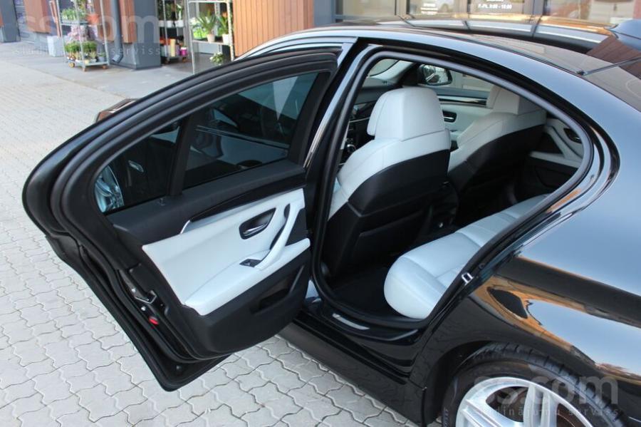 Black BMW 525 2010 in Riga, with an engine capacity of 3.00 L and mileage of 255 thousand km for 8950 €, photo 14 on AUTOMOTO.COM.LV