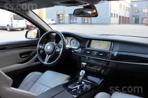Black BMW 525 2010 in Riga, with an engine capacity of 3.00 L and mileage of 255 thousand km for 8950 €, photo 20 on AUTOMOTO.COM.LV
