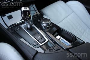Black BMW 525 2010 in Riga, with an engine capacity of 3.00 L and mileage of 255 thousand km for 8950 €, photo 23 on AUTOMOTO.COM.LV