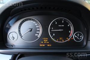Black BMW 525 2010 in Riga, with an engine capacity of 3.00 L and mileage of 255 thousand km for 8950 €, photo 28 on AUTOMOTO.COM.LV