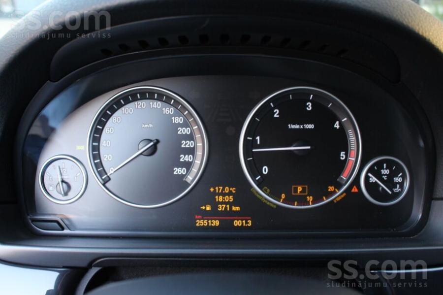 Black BMW 525 2010 in Riga, with an engine capacity of 3.00 L and mileage of 255 thousand km for 8950 €, photo 28 on AUTOMOTO.COM.LV