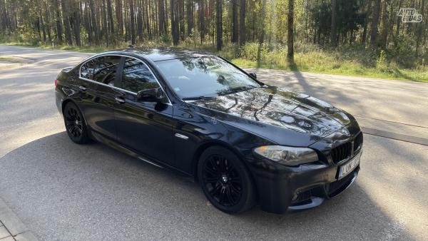 Black BMW 525 2010 in Druskininkai, with an engine capacity of 3.00 L and mileage of 295 thousand km for 9700 €, photo 3 on AUTOMOTO.COM.LV