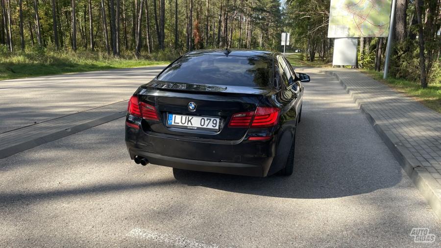 Melns BMW 525 2010 Druskininkai, ar dzinēja tilpumu 3.00 L un nobraukumu 295 tūkst. km par 9700 €, foto 9 vietnē AUTOMOTO.COM.LV