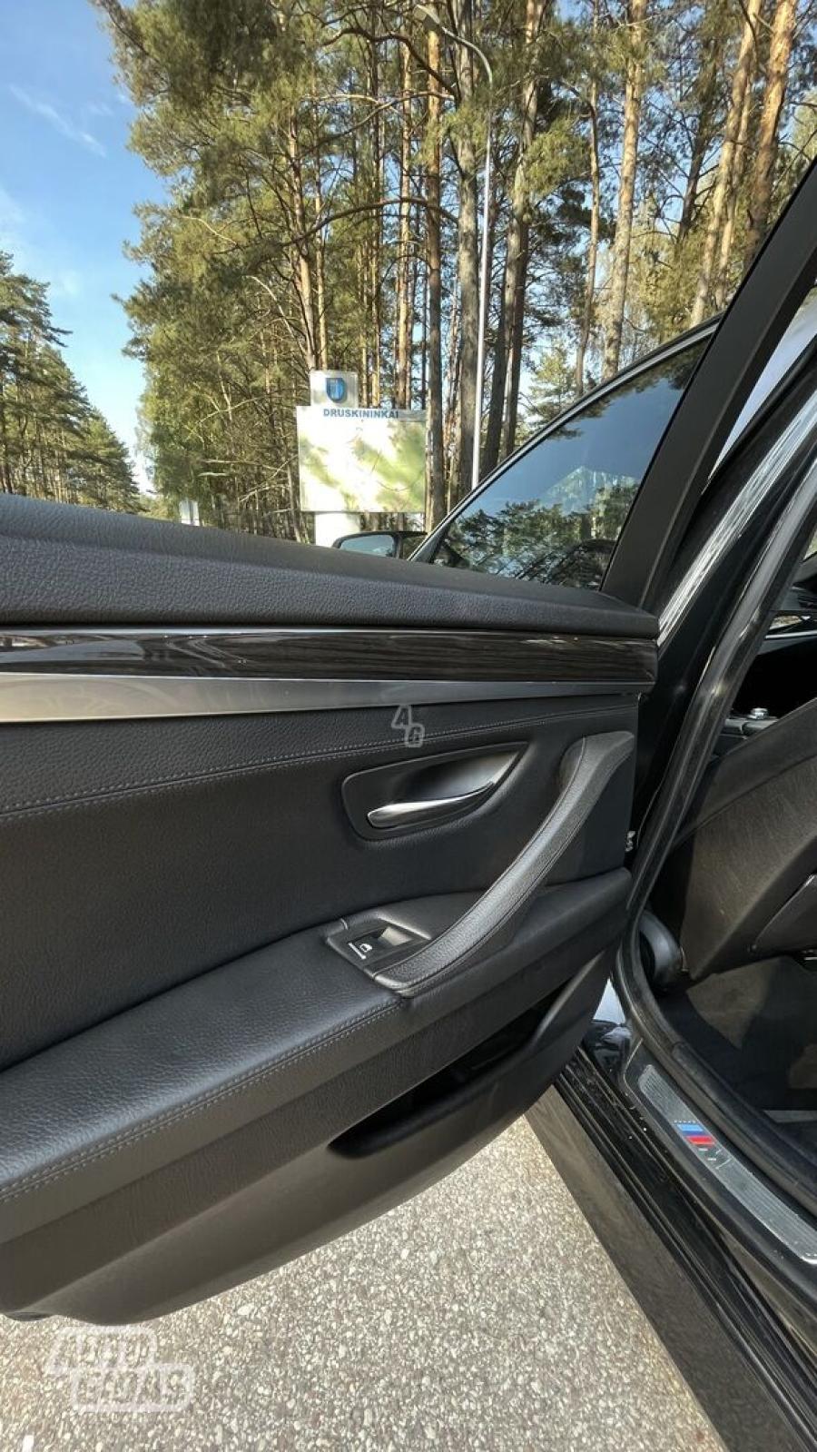 Melns BMW 525 2010 Druskininkai, ar dzinēja tilpumu 3.00 L un nobraukumu 295 tūkst. km par 9700 €, foto 12 vietnē AUTOMOTO.COM.LV