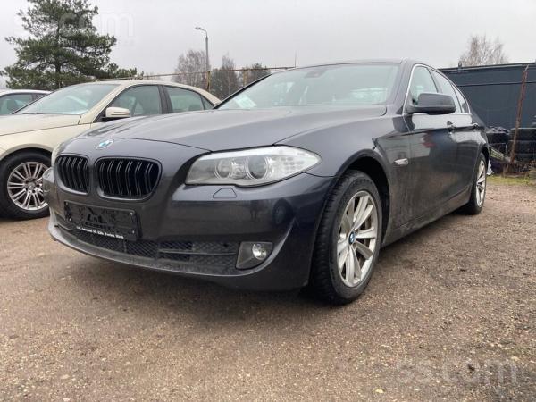 Black BMW 525 2011 in Riga, with an engine capacity of 3.00 L and mileage of 235 thousand km for 10900 €, photo 1 on AUTOMOTO.COM.LV