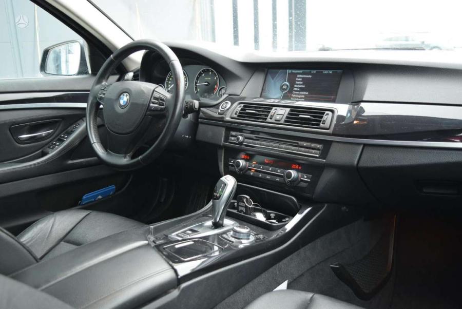 Melns BMW 525 2011 Viļņa, ar dzinēja tilpumu 2.99 L un nobraukumu 285 tūkst. km par 9000 €, foto 9 vietnē AUTOMOTO.COM.LV