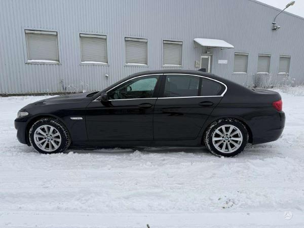 Melns BMW 525 2011 Kuršėnai, ar dzinēja tilpumu 2.99 L un nobraukumu 263 tūkst. km par 9800 €, foto 8 vietnē AUTOMOTO.COM.LV