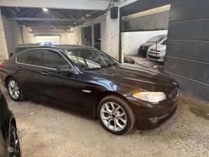 Black BMW 525 2011 in Ukmerge, with an engine capacity of 3.00 L and mileage of 310 thousand km for 5150 €, photo  on AUTOMOTO.COM.LV