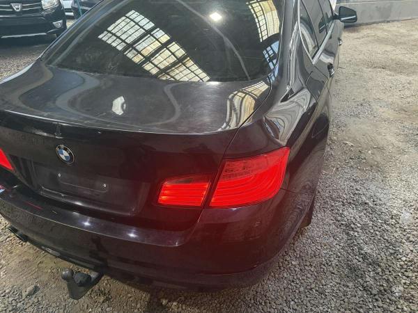 Black BMW 525 2011 in Ukmerge, with an engine capacity of 3.00 L and mileage of 310 thousand km for 5150 €, photo 4 on AUTOMOTO.COM.LV