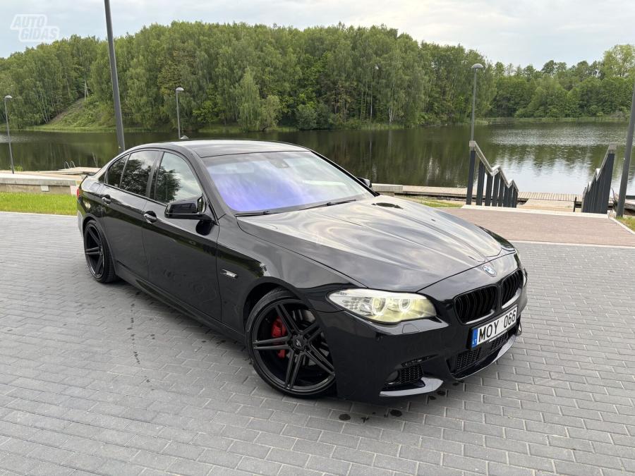 Black BMW 525 2011 in Plunge, with an engine capacity of 3.00 L and mileage of 345 thousand km for 9100 €, photo 1 on AUTOMOTO.COM.LV