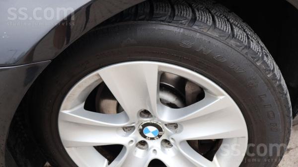 Black BMW 525 2011 in Riga, with an engine capacity of 3.00 L and mileage of 0 thousand km for 6990 €, photo 10 on AUTOMOTO.COM.LV