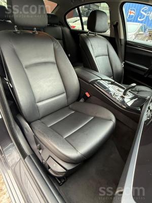 Melns BMW 525 2011 Rīga, ar dzinēja tilpumu 3.00 L un nobraukumu 260 tūkst. km par 8700 €, foto 18 vietnē AUTOMOTO.COM.LV