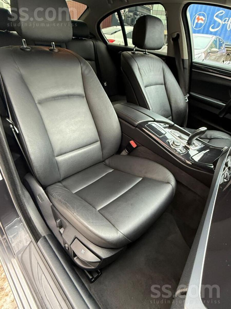 Melns BMW 525 2011 Rīga, ar dzinēja tilpumu 3.00 L un nobraukumu 260 tūkst. km par 8700 €, foto 18 vietnē AUTOMOTO.COM.LV