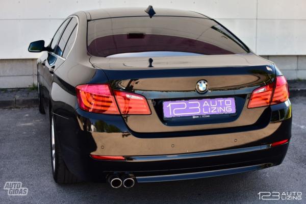 Black BMW 525 2011 in Kretinga, with an engine capacity of 2.50 L and mileage of 271 thousand km for 10450 €, photo 8 on AUTOMOTO.COM.LV