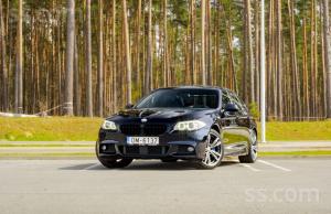 Black BMW 525 2011 in Riga, with an engine capacity of 3.00 L and mileage of 326 thousand km for 10590 €, photo  on AUTOMOTO.COM.LV