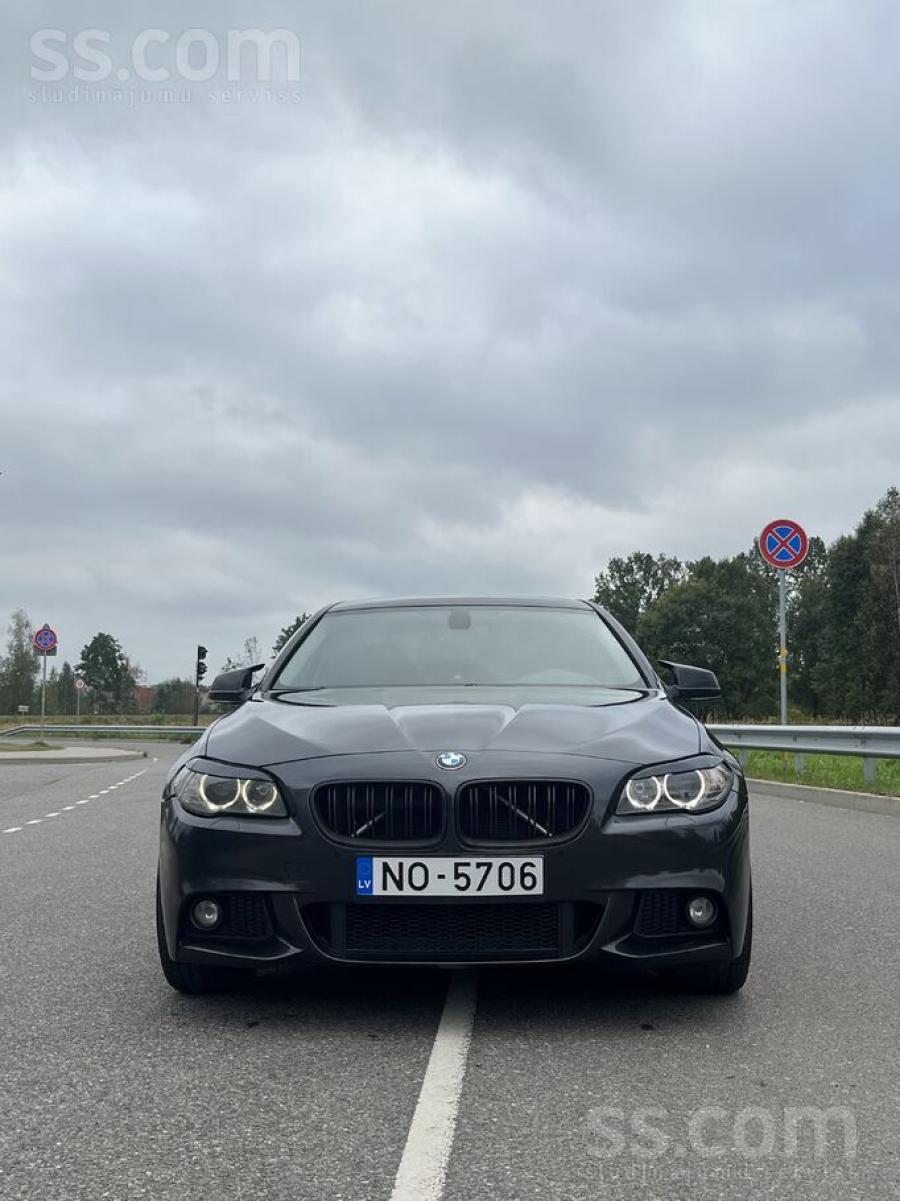 Black BMW 525 2011 in Rezekne, with an engine capacity of 3.00 L and mileage of 292 thousand km for 9200 €, photo 3 on AUTOMOTO.COM.LV