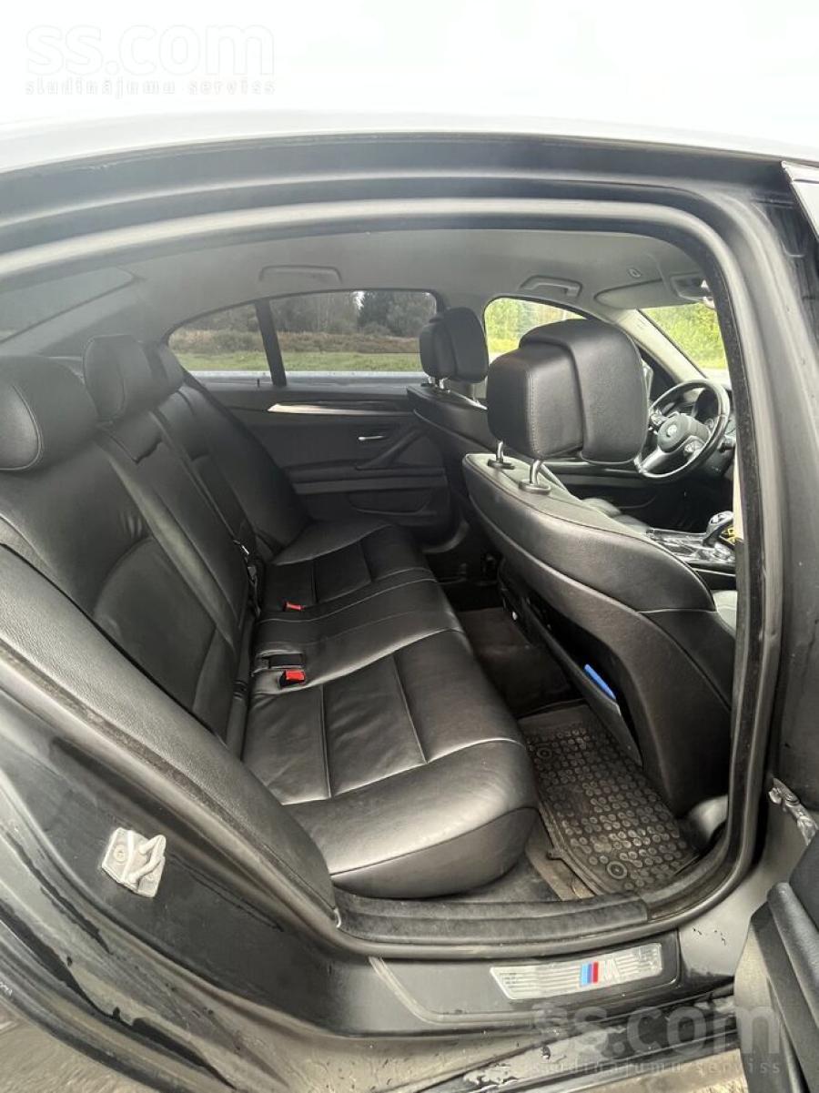Black BMW 525 2011 in Rezekne, with an engine capacity of 3.00 L and mileage of 292 thousand km for 9200 €, photo 11 on AUTOMOTO.COM.LV