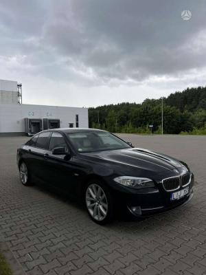 Melns BMW 525 2011 Viļņa, ar dzinēja tilpumu 2.99 L un nobraukumu 511 tūkst. km par 6400 €, foto 3 vietnē AUTOMOTO.COM.LV