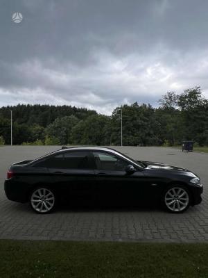 Melns BMW 525 2011 Viļņa, ar dzinēja tilpumu 2.99 L un nobraukumu 511 tūkst. km par 6400 €, foto 4 vietnē AUTOMOTO.COM.LV