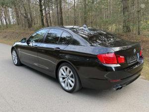 Black BMW 525 2011 in Kaunas, with an engine capacity of 2.99 L and mileage of 332 thousand km for 9500 €, photo 5 on AUTOMOTO.COM.LV