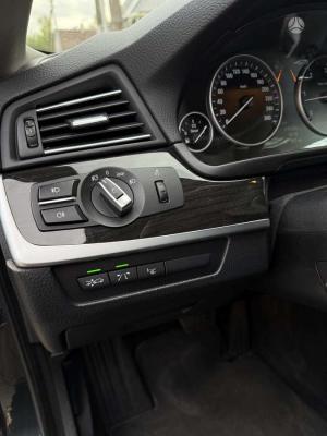 Black BMW 525 2011 in Kaunas, with an engine capacity of 2.99 L and mileage of 332 thousand km for 9500 €, photo 8 on AUTOMOTO.COM.LV