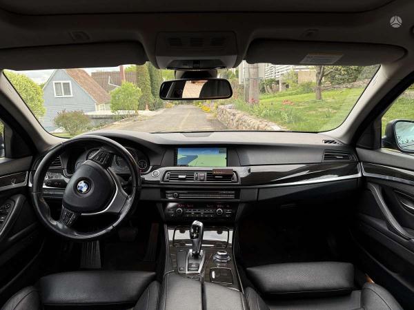 Black BMW 525 2011 in Kaunas, with an engine capacity of 2.99 L and mileage of 332 thousand km for 9500 €, photo 8 on AUTOMOTO.COM.LV