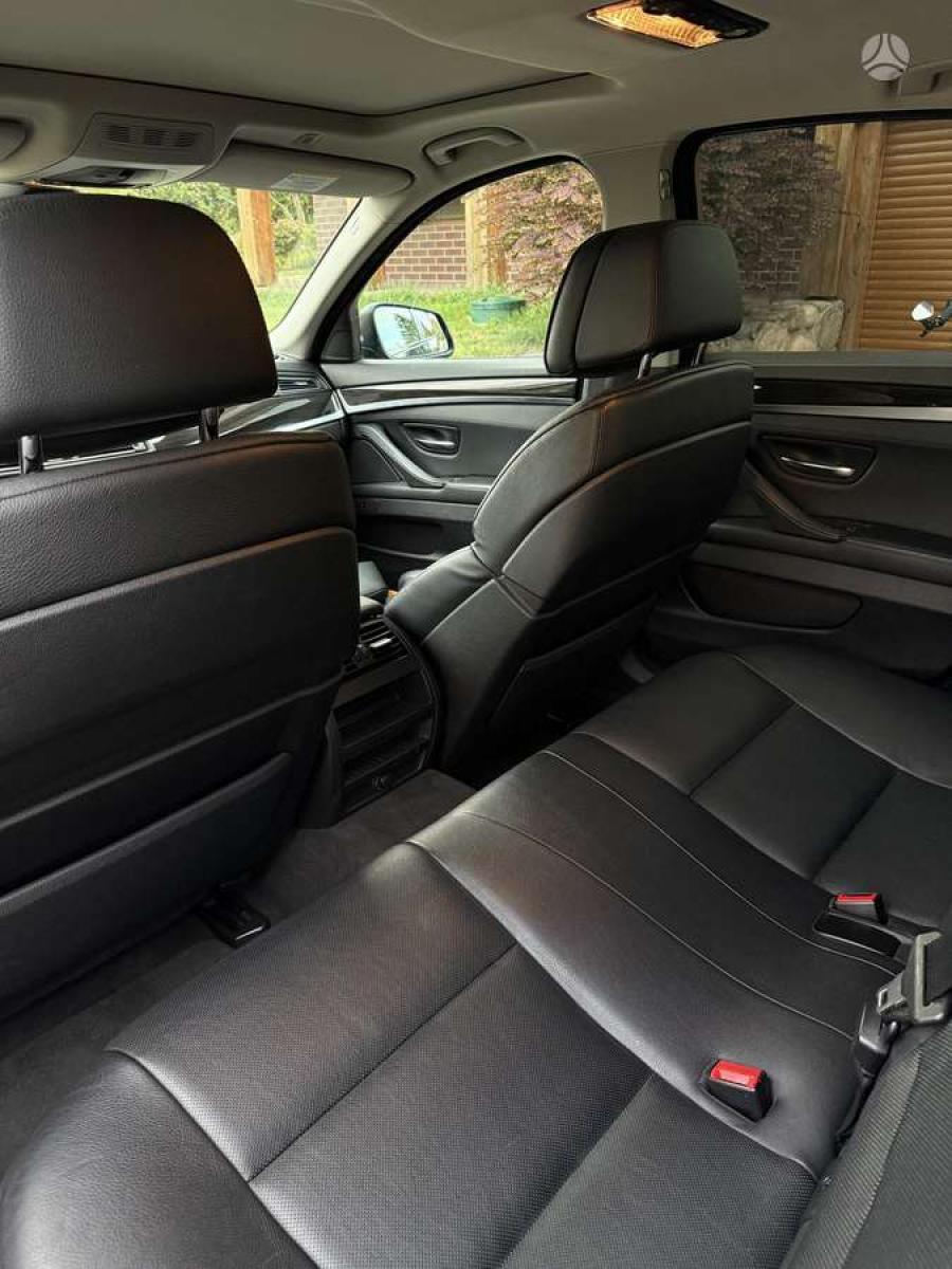 Black BMW 525 2011 in Kaunas, with an engine capacity of 2.99 L and mileage of 332 thousand km for 9500 €, photo 10 on AUTOMOTO.COM.LV