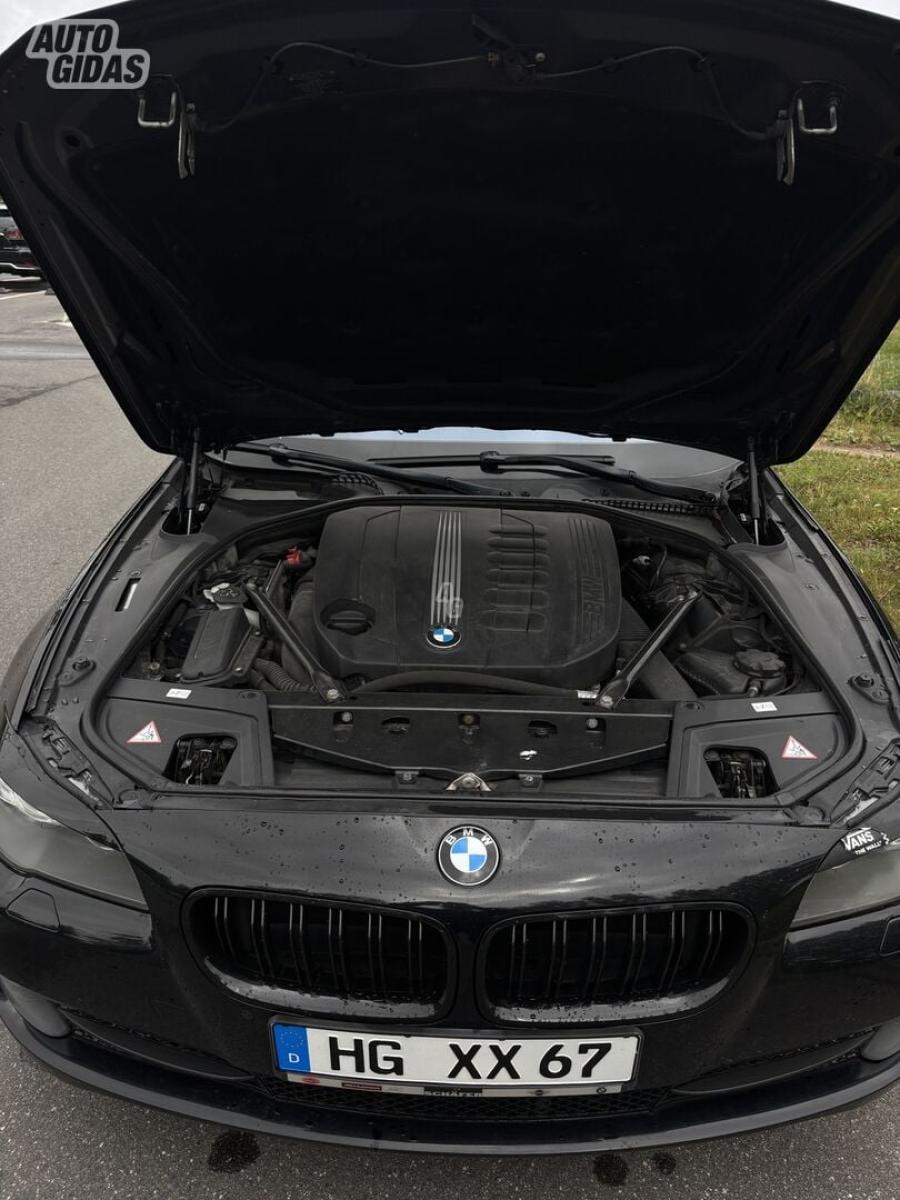 Black BMW 525 2011 in Vilnius, with an engine capacity of 3.00 L and mileage of 264 thousand km for 7850 €, photo 8 on AUTOMOTO.COM.LV