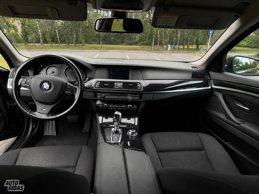 Black BMW 525 2011 in Vilnius, with an engine capacity of 3.00 L and mileage of 264 thousand km for 7850 €, photo 9 on AUTOMOTO.COM.LV