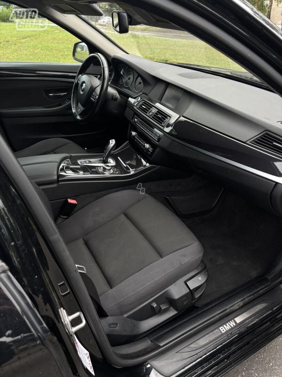 Black BMW 525 2011 in Vilnius, with an engine capacity of 3.00 L and mileage of 264 thousand km for 7850 €, photo 13 on AUTOMOTO.COM.LV