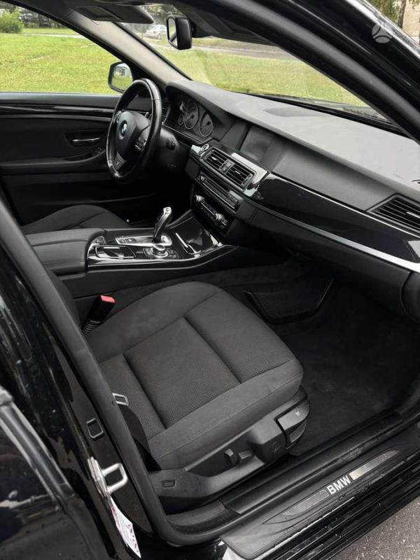 Black BMW 525 2011 in Vilnius, with an engine capacity of 2.99 L and mileage of 264 thousand km for 7600 €, photo 9 on AUTOMOTO.COM.LV
