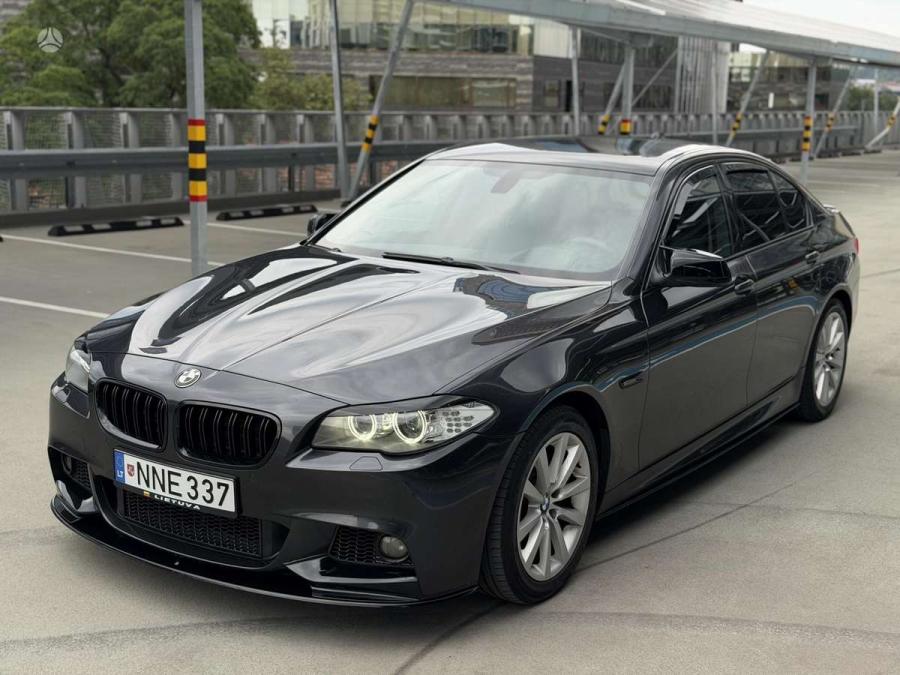 Black BMW 525 2011 in Vilnius, with an engine capacity of 2.99 L and mileage of 350 thousand km for 9999 €, photo 3 on AUTOMOTO.COM.LV