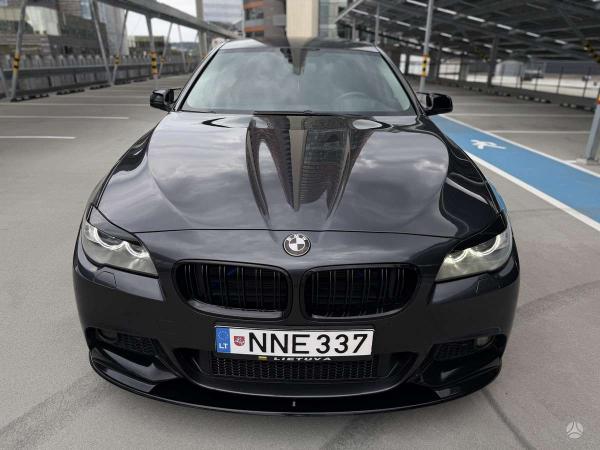 Melns BMW 525 2011 Viļņa, ar dzinēja tilpumu 2.99 L un nobraukumu 350 tūkst. km par 9999 €, foto 4 vietnē AUTOMOTO.COM.LV