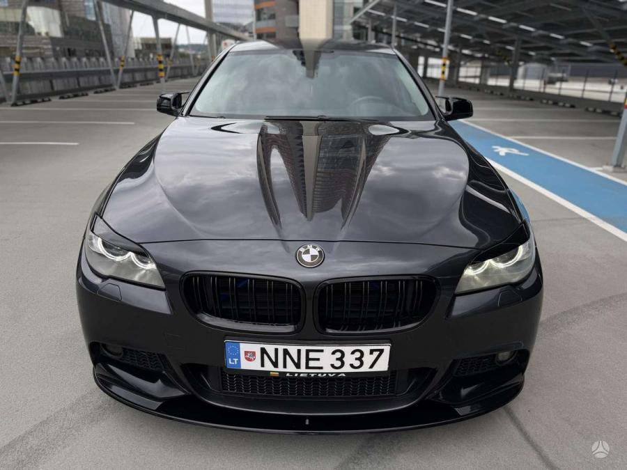 Black BMW 525 2011 in Vilnius, with an engine capacity of 2.99 L and mileage of 350 thousand km for 9999 €, photo 5 on AUTOMOTO.COM.LV