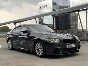Black BMW 525 2011 in Vilnius, with an engine capacity of 2.99 L and mileage of 350 thousand km for 9999 €, photo 9 on AUTOMOTO.COM.LV