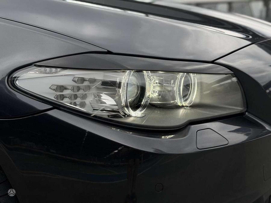 Black BMW 525 2011 in Vilnius, with an engine capacity of 2.99 L and mileage of 350 thousand km for 9999 €, photo 11 on AUTOMOTO.COM.LV