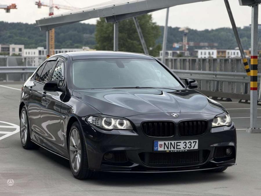 Black BMW 525 2011 in Vilnius, with an engine capacity of 2.99 L and mileage of 350 thousand km for 9999 €, photo 12 on AUTOMOTO.COM.LV