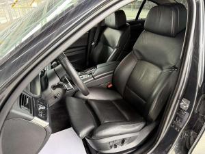 Black BMW 525 2011 in Vilnius, with an engine capacity of 2.99 L and mileage of 350 thousand km for 9999 €, photo 29 on AUTOMOTO.COM.LV