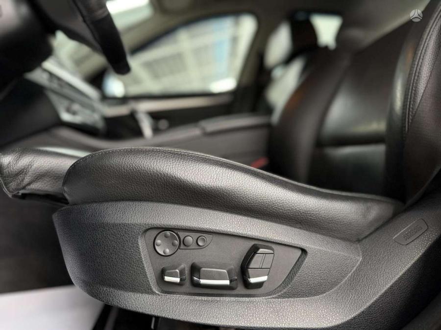 Black BMW 525 2011 in Vilnius, with an engine capacity of 2.99 L and mileage of 350 thousand km for 9999 €, photo 31 on AUTOMOTO.COM.LV