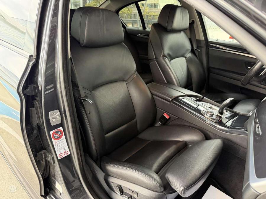 Black BMW 525 2011 in Vilnius, with an engine capacity of 2.99 L and mileage of 350 thousand km for 9999 €, photo 32 on AUTOMOTO.COM.LV