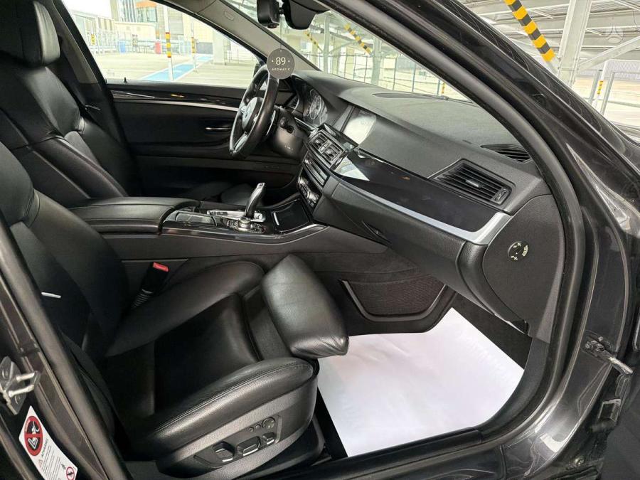 Black BMW 525 2011 in Vilnius, with an engine capacity of 2.99 L and mileage of 350 thousand km for 9999 €, photo 38 on AUTOMOTO.COM.LV