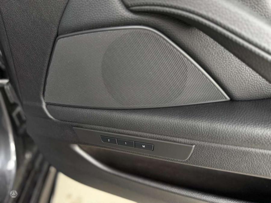 Black BMW 525 2011 in Vilnius, with an engine capacity of 2.99 L and mileage of 350 thousand km for 9999 €, photo 40 on AUTOMOTO.COM.LV