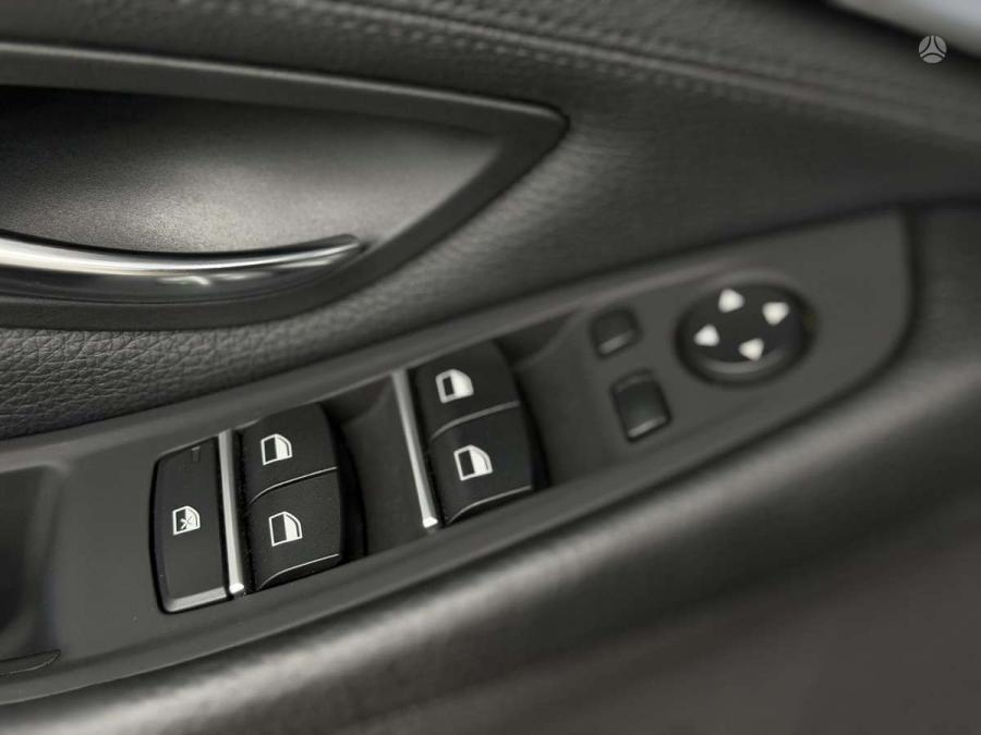 Black BMW 525 2011 in Vilnius, with an engine capacity of 2.99 L and mileage of 350 thousand km for 9999 €, photo 42 on AUTOMOTO.COM.LV