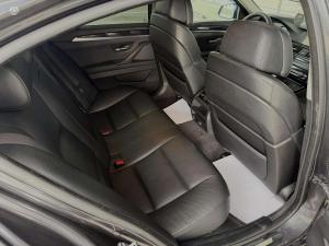 Black BMW 525 2011 in Vilnius, with an engine capacity of 2.99 L and mileage of 350 thousand km for 9999 €, photo 43 on AUTOMOTO.COM.LV